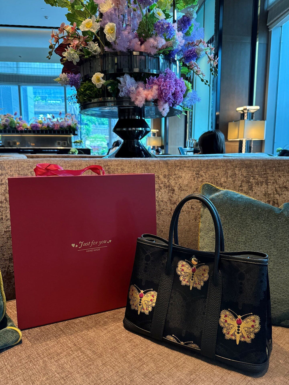 Song Brocade Garden Tote | Black&Gold Butterflies – brocademodern