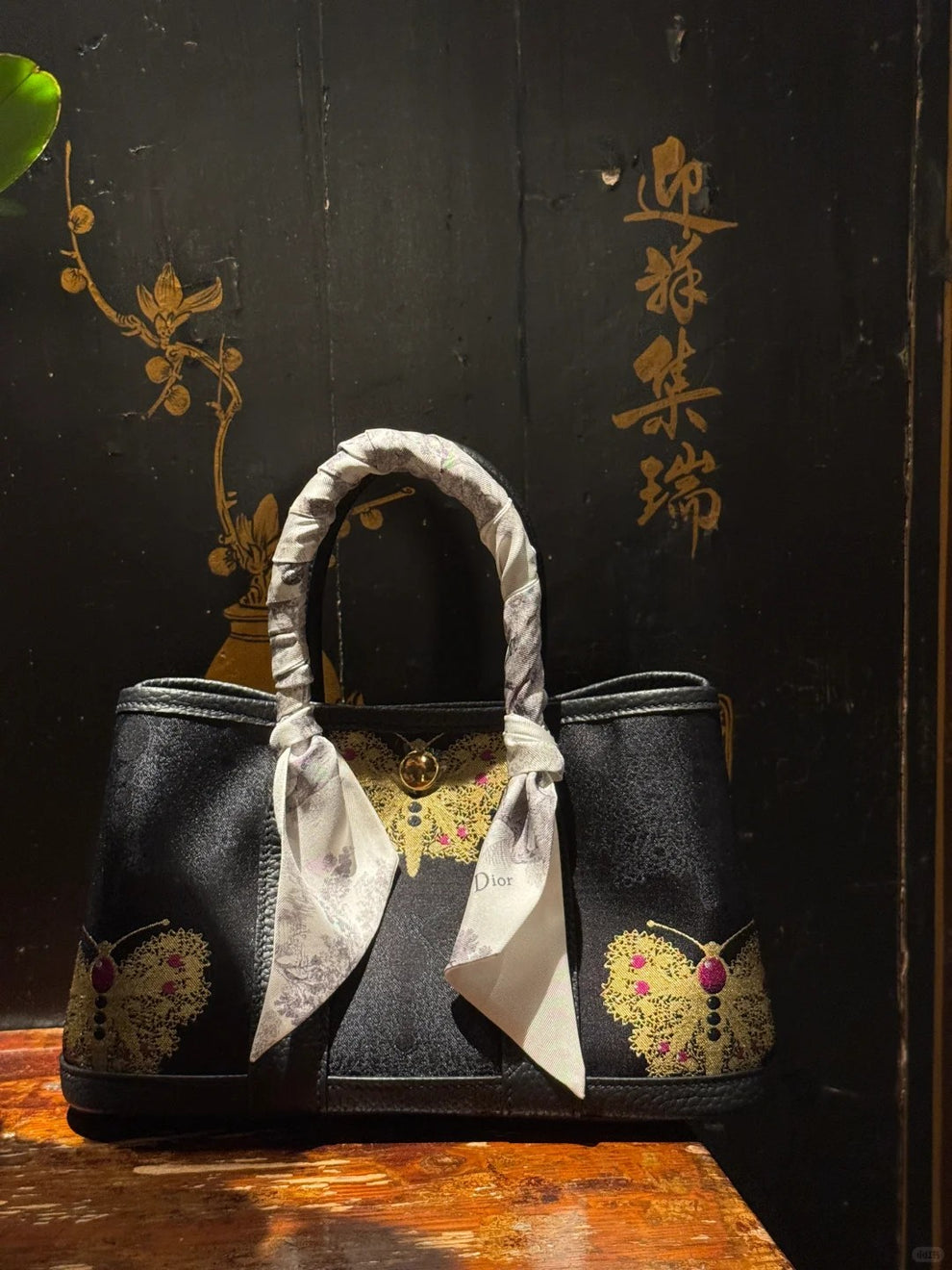 Song Brocade Garden Tote | Black&Gold Butterflies – brocademodern